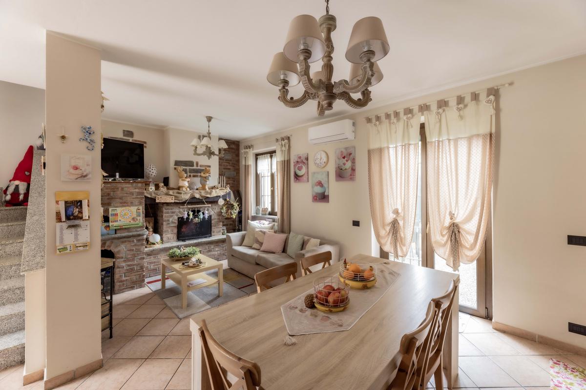 Vendita casa indipendente 120mq Via Monte Rosa, 15, Buguggiate | Dove.it